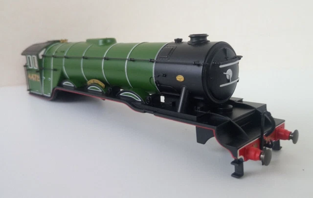 HORNBY OO GAUGE LNER A3 Class Flying Scotsman Loco Body Apple Green ...