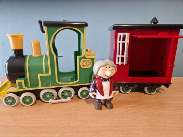 POSTMAN PAT GREENDALE Rocket Motorised Train With Sounds Carriage ...