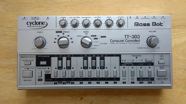 CYCLONE BASS BOT TT-303 MK1 Roland TB 303 Clone £380.00 - PicClick UK