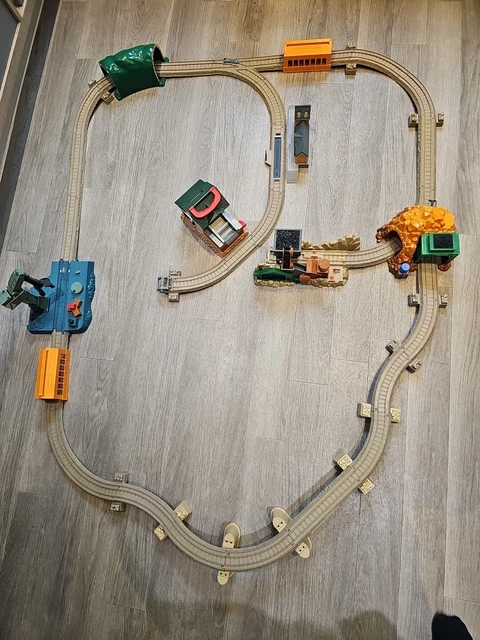 THOMAS & FRIENDS Trackmaster Sodor Track Set, Old Style, No Trains ...