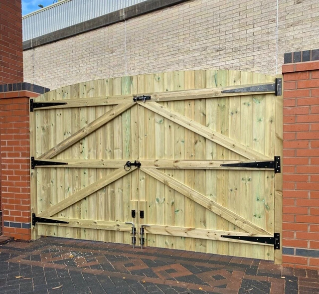 MADE TO MEASURE Pressure Treated Driveway Gates & Posts £380.00 ...