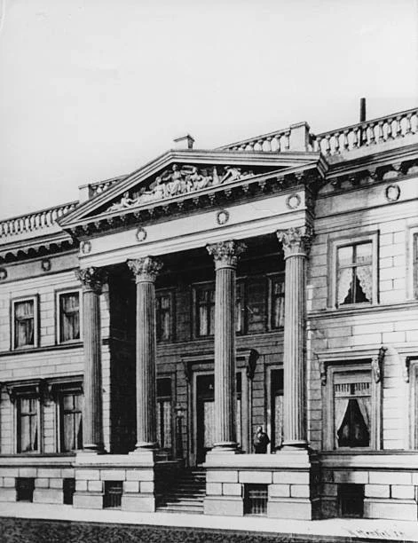 THE BRITISH EMBASSY formerly the palace Strousberg in the Wilh- 1910 ...