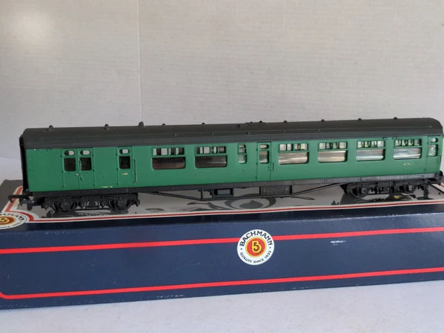 BACHMANN 34-550A BULLEID Composite Corridor Coach Br Green 00 Gauge £10 ...
