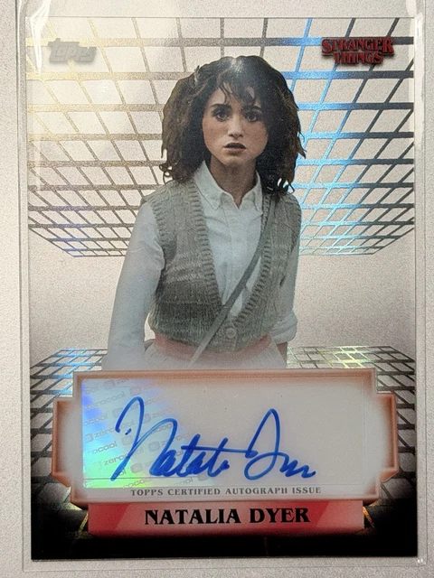 TOPPS STRANGER THINGS 2025 High-Tek Natalia Dyer Auto Card £224.27 ...