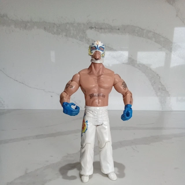 WWE REY MYSTERIO 2005 (Jakks Pacific/White Outfit/Ripped Mask) Figure £ ...