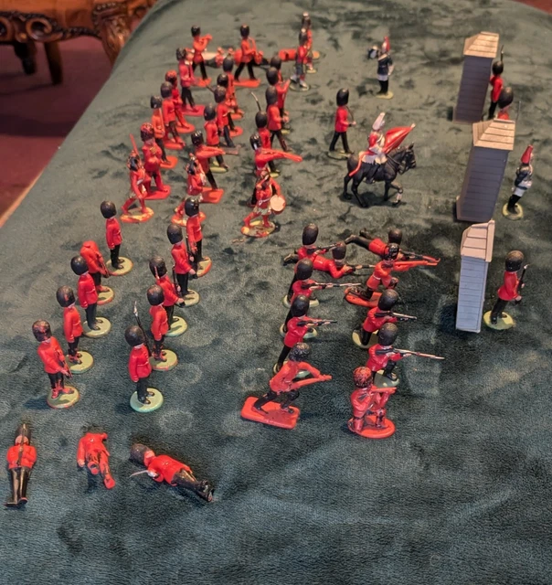 BRITAIN GUARDS TOY Soldiers Circa 1970's Collection-Straight from the ...