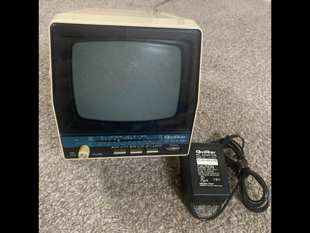 VINTAGE QUASAR PORTABLE TV, UHF/VHF AM/FM Radio Model XP1477XH of 1985 ...