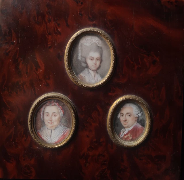 RARE TRIPLE PORTRAITS miniatures d'une famille du XVIIIème siècle EUR ...
