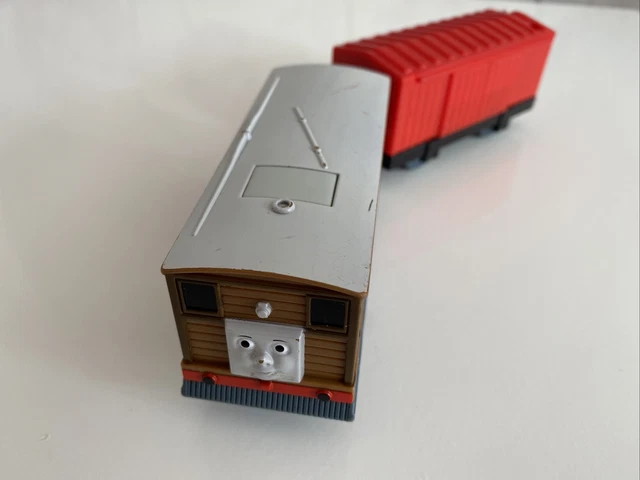 TOMY TRACKMASTER THOMAS The Tank Engine Talking Toby & Transport ...