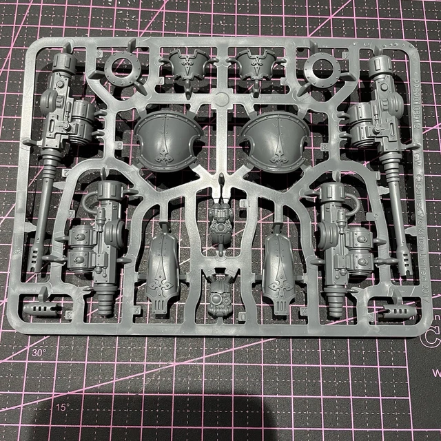 IMPERIAL KNIGHT ARMIGER Helverins Armiger autocannons Sprue Warhammer ...