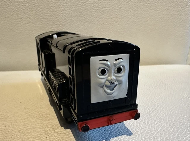THOMAS THE TANK Engine & Friends TOMY Trackmaster MOTORIZED DIESEL ...