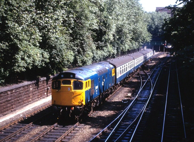 36 ORIGINAL COLOUR Railway Slide Class 27 037 Near Edinburgh Waverley £ ...