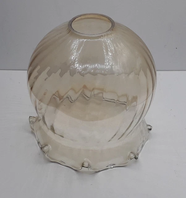 ANCIEN ABAT JOUR forme clochette, en verre transparent teinte beige ...