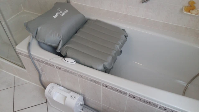 MANGAR BADEWANNENLIFT BADELIFT Wannenlift Badekissen Badehilfe ...