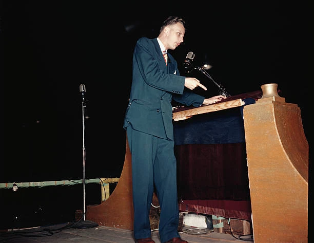YOUNG BILLY GRAHAM At The Podium Shot From The Side 1950 Evangelist Old ...