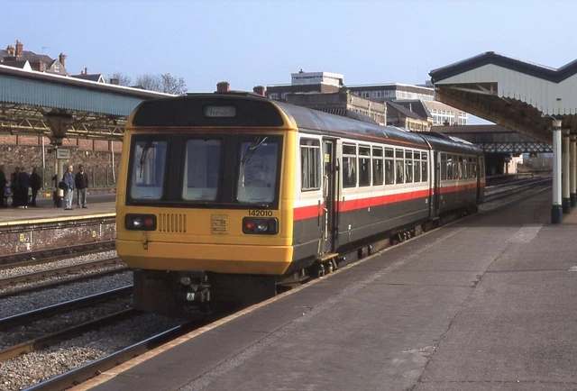 BRITISH RAIL 142010 Class 142 Pacer DMU Railway Photo £1.05 - PicClick UK