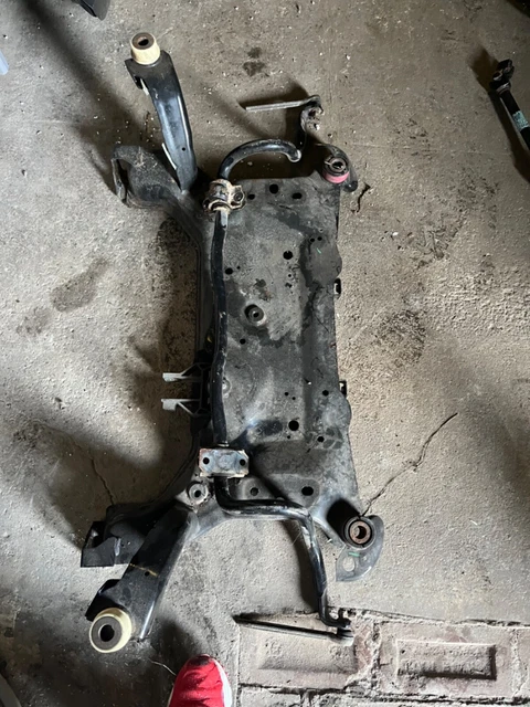 FORD FOCUS MK3 Front Subframe And Antiroll Bar 2014 EUR 105,37 ...