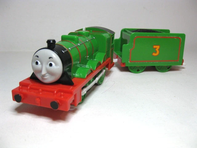 TOMY TRACKMASTER THOMAS & Friends Henry No 3 motorised engine Good ...