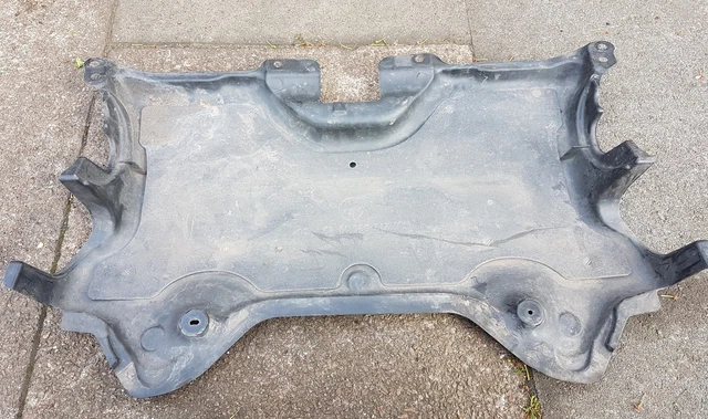 MERCEDES E CLASS W212 Engine Under Tray Shield From 2013 Model Genuine ...