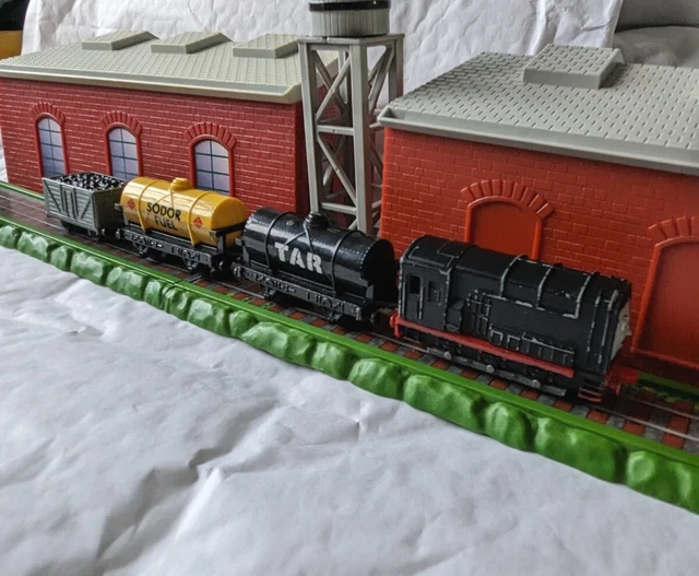 ERTL THOMAS THE Tank Engine Diesel & Goods Wagons 1990/93 £11.99 ...