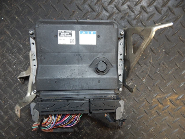GENUINE 08 TOYOTA Mark X Zio Engine Control Unit 89661-72010 £99.99 ...