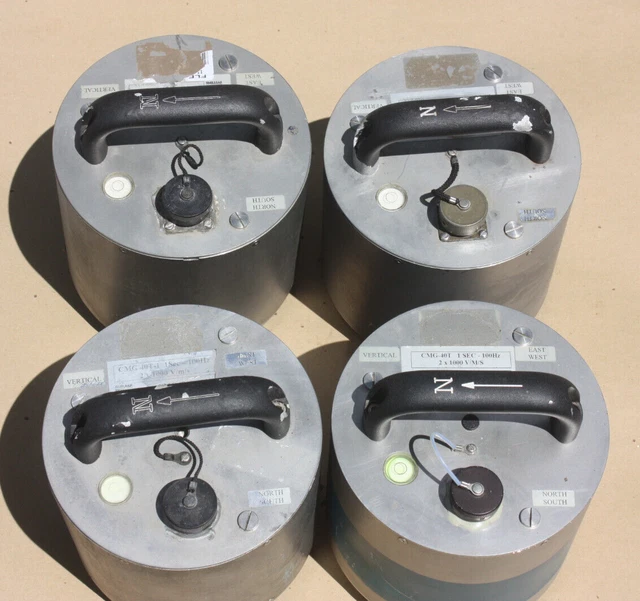 GURALP SYSTEMS CMG 40T (CMG-T40-0039) Seismometer 1 Sec - 100Hz 2 x ...