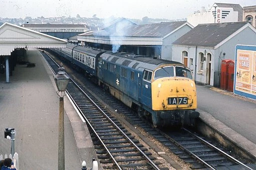 ORIGINAL COLOUR SLIDE of D862 BR Warship class diesel hydraulic loco £6 ...