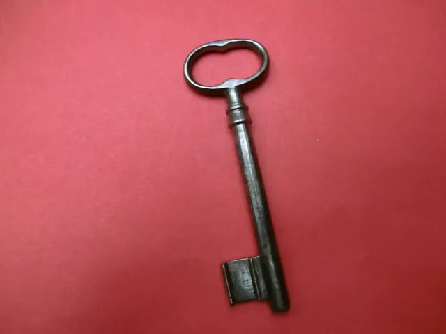 ALTE SCHLÜSSEL - großer alter Eisenschlüssel - Bartschlüssel für Türschloss EUR 4,20 - PicClick DE