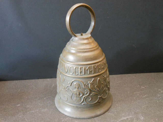 TRÈS ANCIENNE CLOCHE en bronze avec personnages dessus et inscriptions ...