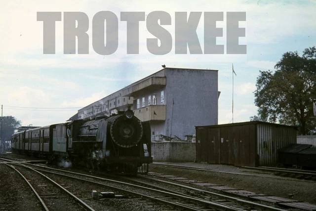 35MM SLIDE INDIA Indian Railways Steam Loco 2847 Hubli 1979 Original £4 ...