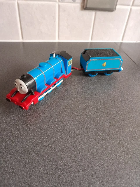 2009 TOMY TRACKMASTER - Motorised Gordon - works but link damaged ...