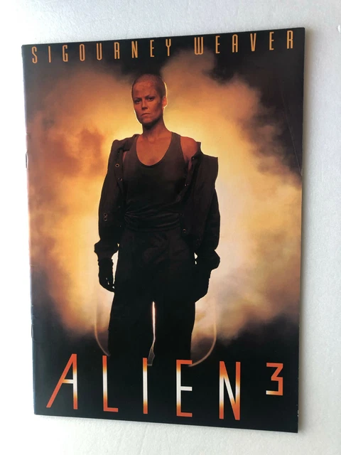 SIGOURNEY WEAVER, CHARLES S. Dutton ”Alien 3” movie souvenir program ...