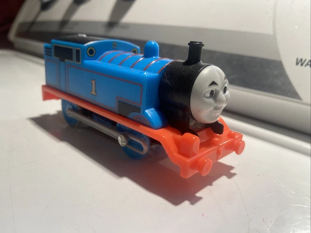 THOMAS & FRIENDS Trackmaster Hyper Glow Thomas Motorized Train with ...