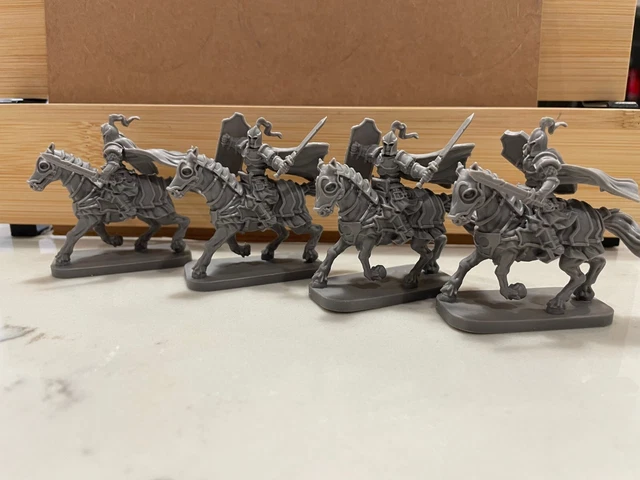 HEAVY CAVALRY UNIT x4 figures Fully armored unpainted Plastic Miniature ...