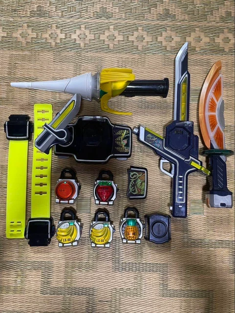 KAMEN RIDER GAIM DX Sengoku Driver, 5 DX Lockseeds & Weapon Set EUR 153 ...