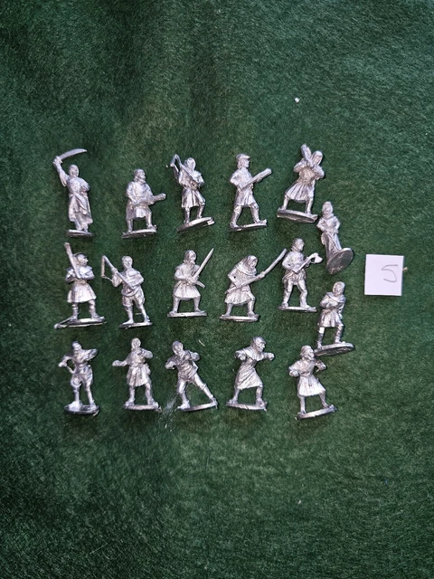15 28MM MEDIEVAL Unarmoured Infantry +2 Civilians Footsore miniatures ...