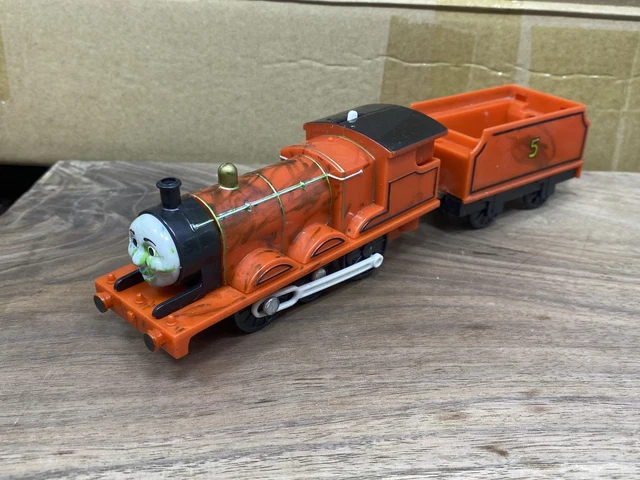 THOMAS & FRIENDS Trackmaster James Motorized Engine 2009 Mattel $20.17 ...
