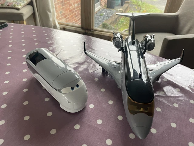 DISNEY PIXAR CARS 2 Siddeley Spy Jet Transporter And Stephenson Spy ...