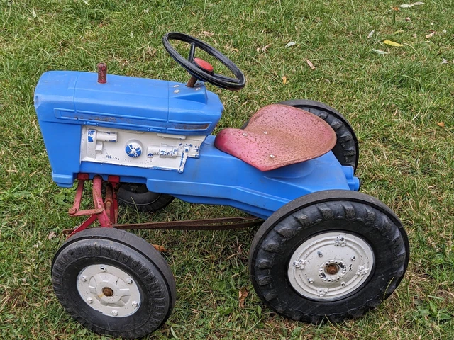 RARE TRIANG ORIGINAL Ford Force Style Range Pedal Tractor. 3000/4000 £ ...