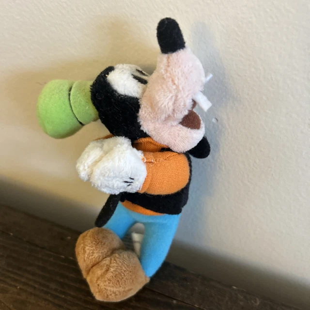 DISNEY PARKS WORLD Tiny Magnetic Hands Feet Goofy Stuffed Plush Animal ...