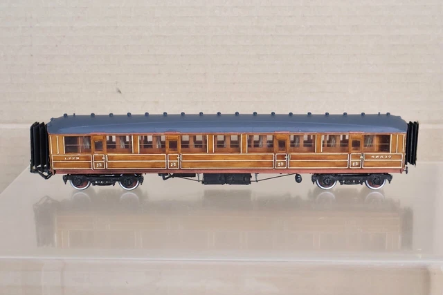 IAN KIRK CHIVERS KIT BUILT LNER 3rd CLASS CORRIDOR COACH 42517 ol $232. ...