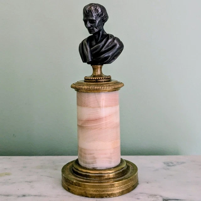 FRANCE, XIXE SIÈCLE - buste de bibliothèque en bronze et albâtre rubané ...