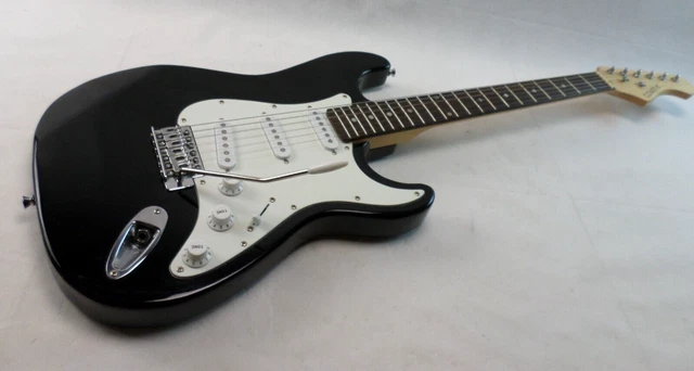 ELECTRIC GUITAR STRAT Elevation Stratocaster Classic Gloss Black ...
