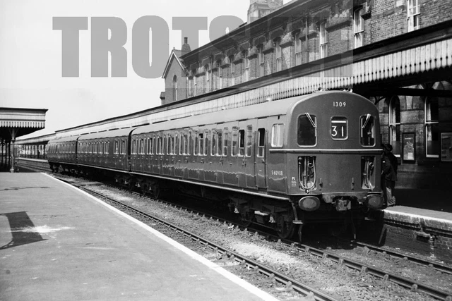 35MM NEGATIVE BR British Railways Diesel DEMU Class 207 1309 Tunbridge ...