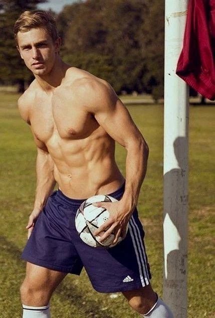 SHIRTLESS MALE MUSCULAR Physique Athletic Soccer Jock Beefcake PHOTO ...