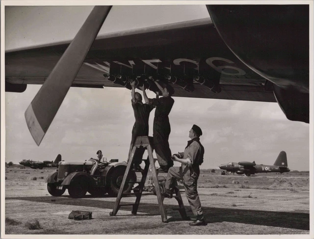 LOCKHEED NEPTUNE P2V Raf Loading Rockets On Wings Original Air Ministry ...