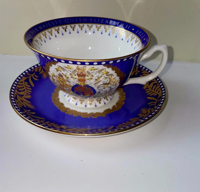 ROYAL COLLECTION TRUST Queen Elizabeth II 2022 Platinum Jubilee Cup And ...