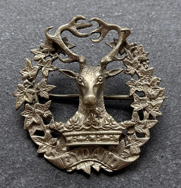 ORIGINAL GORDON HIGHLANDERS Officers Silver Plates “3D” Cap Badge £120. ...