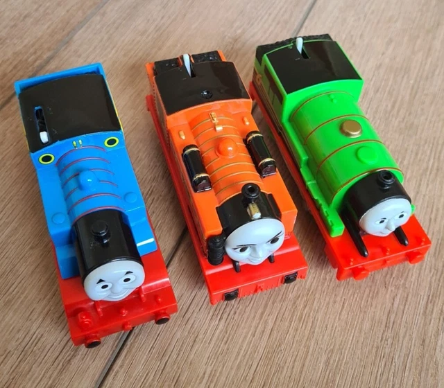 TRACKMASTER THOMAS THE Tank Engine train bundle. Spares Or Repair. £10. ...
