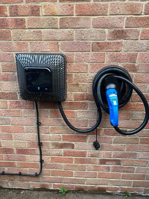 WALLBOX QUASAR V2G CHAdeMO 7.2Kw Bi-directional EV Charger £1,400.00 ...